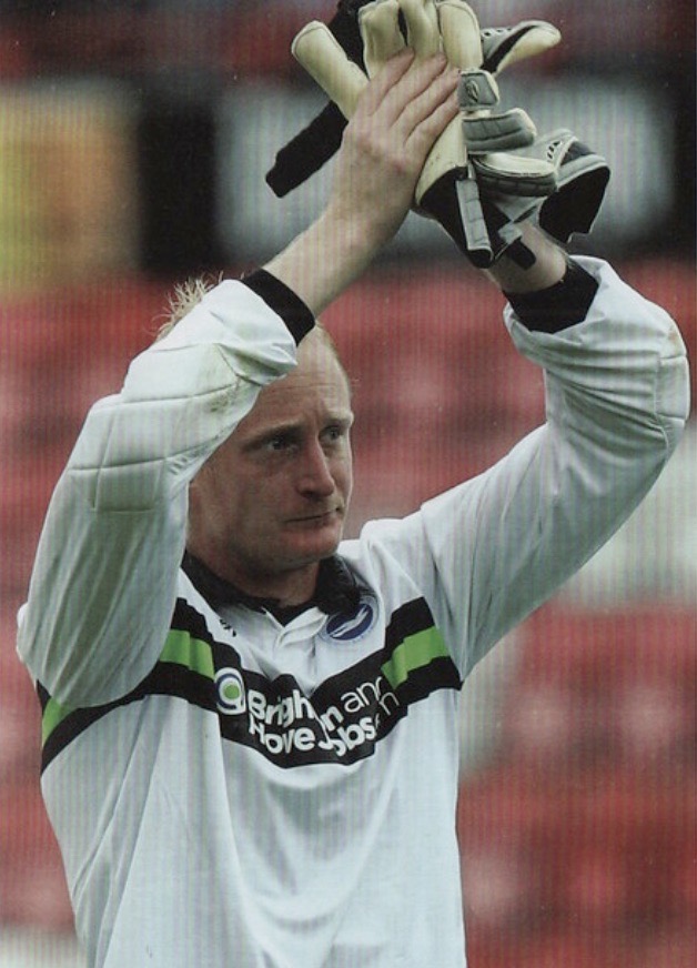 Casper Ankergren – the ‘Great Dane’ between the sticks – In parallel lines